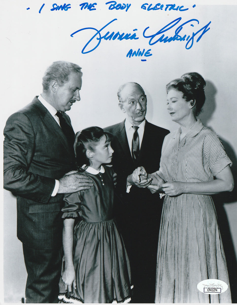 Veronica Cartwright signed TWILIGHT ZONE 8x10 photo Comes with JSA sti ...